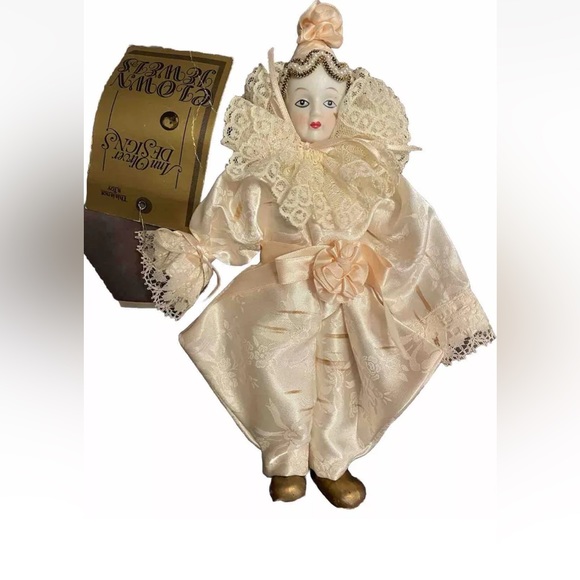 Ann Oliver | Accents | Vintage Ann Oliver Clown Jewels Porcelain Doll ...